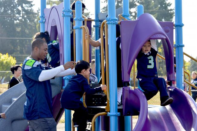 White Center Heights Elementary School celebrates new playground ...